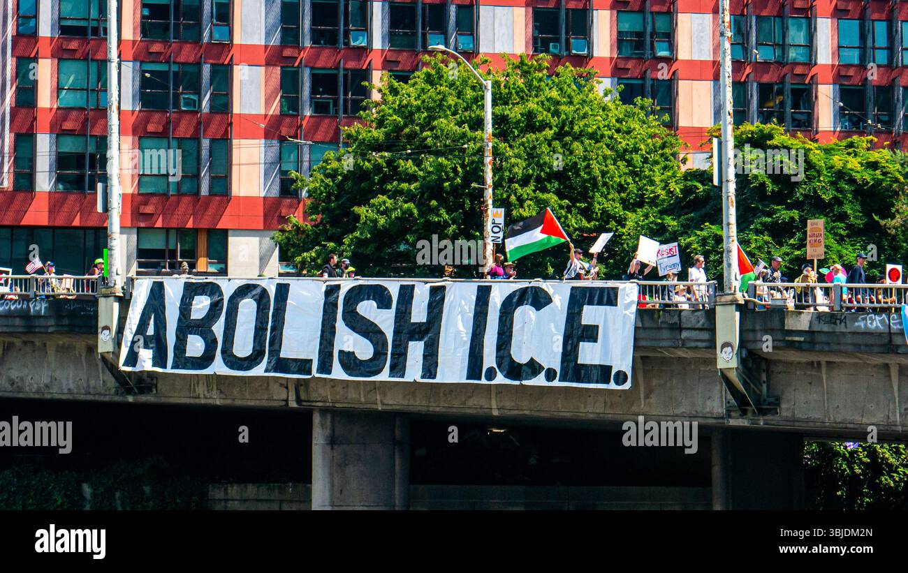 Seattle, Washington, USA. 14th June, 2025. An anti-ICE protest in ...