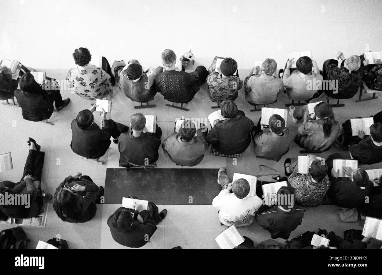 Chinese church worshippers hi-res stock photography and images - Alamy