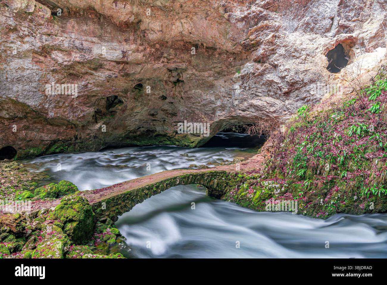 Natural arch bridge rugged hi-res stock photography and images - Alamy