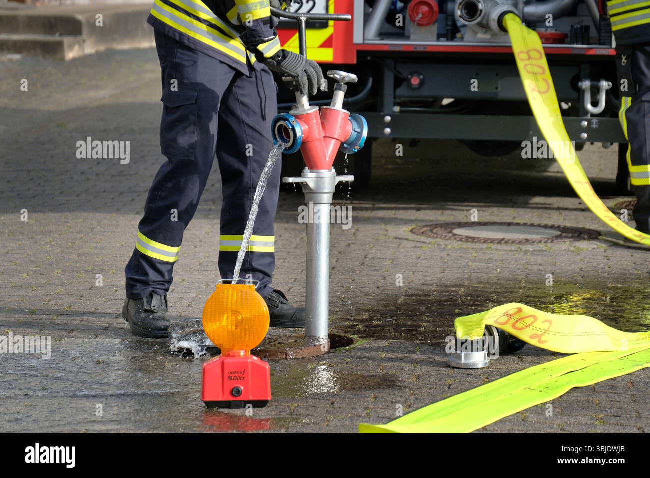 Feuerwehr-Blaulicht Feuerwehr in verschiedenen Bildern und Aktionen in ...