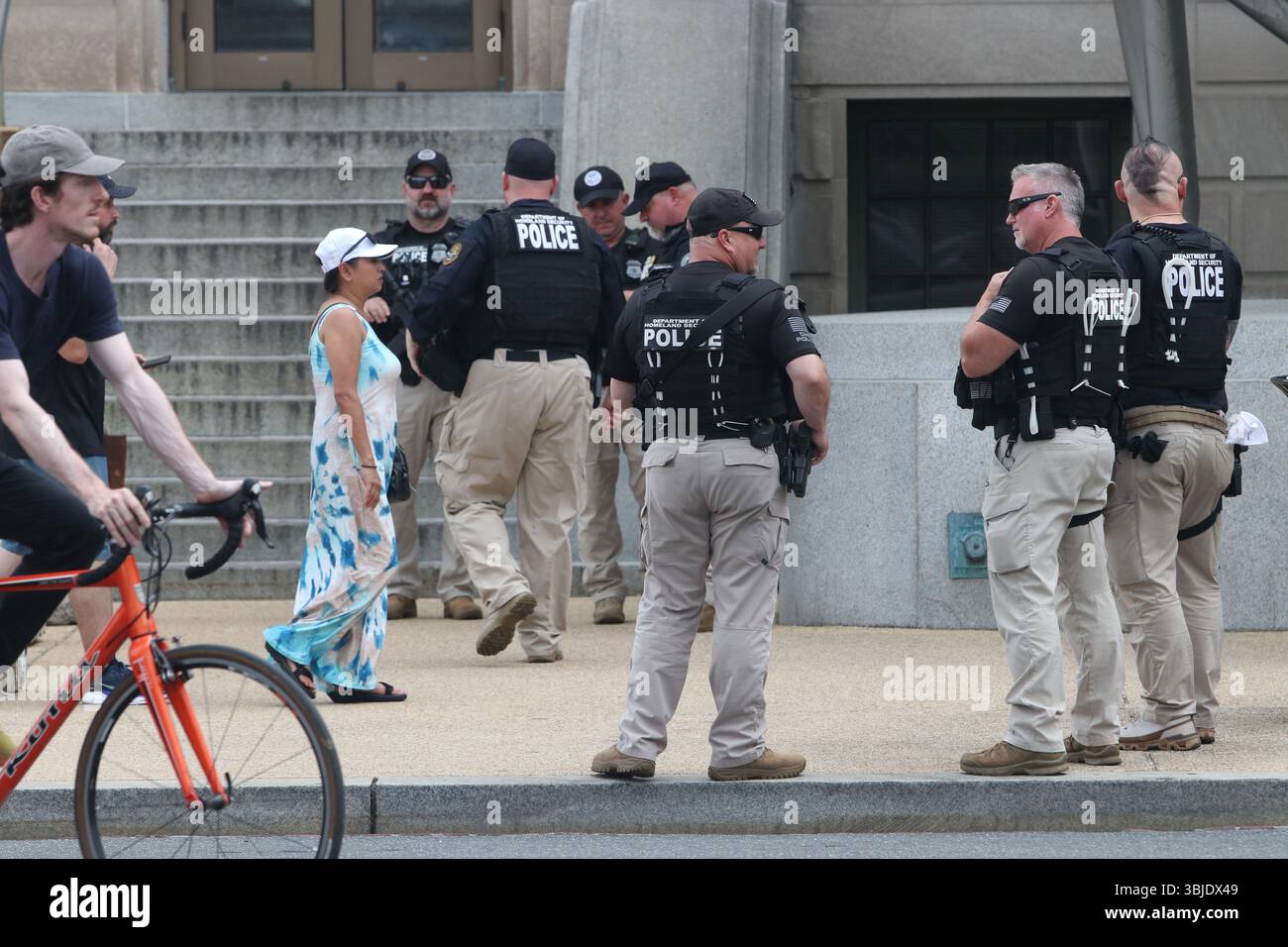 Washington Dc, Virginia, USA. 14th June, 2025. Homeland Security Police ...