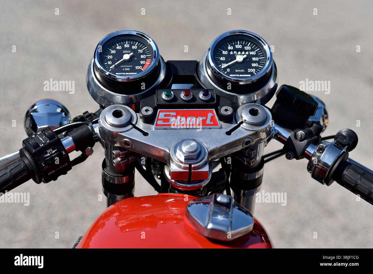 Moto vintage logo hi-res stock photography and images - Alamy