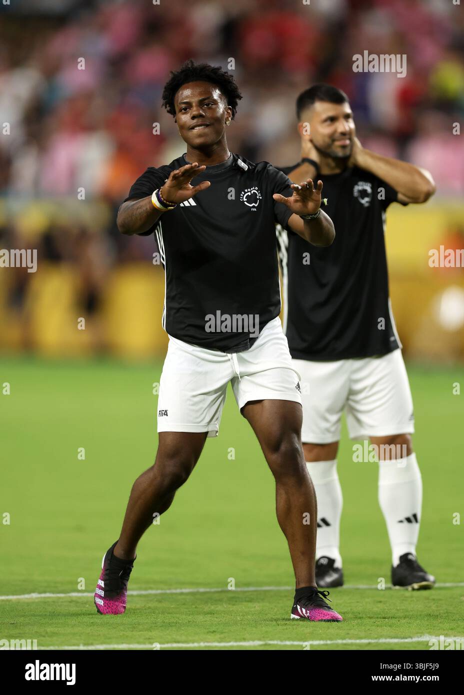 Ishowspeed hi-res stock photography and images - Alamy