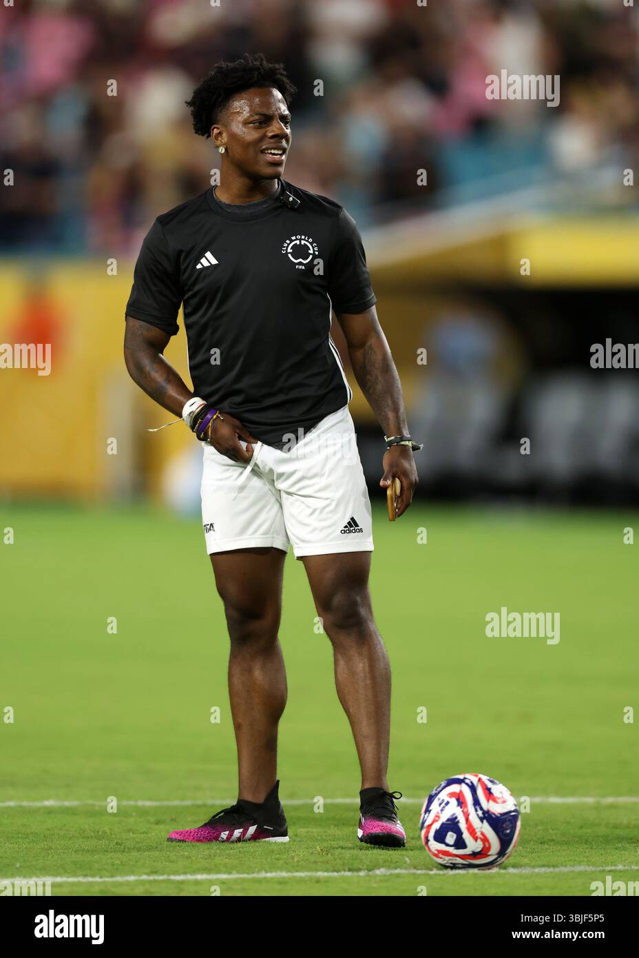 Ishowspeed hi-res stock photography and images - Alamy