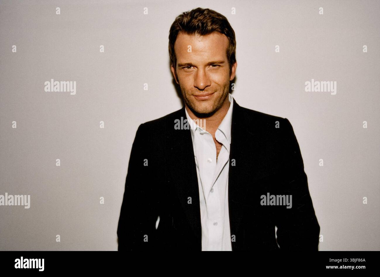 Retro celebrity portraits - Thomas Jane, at a press conference event ...