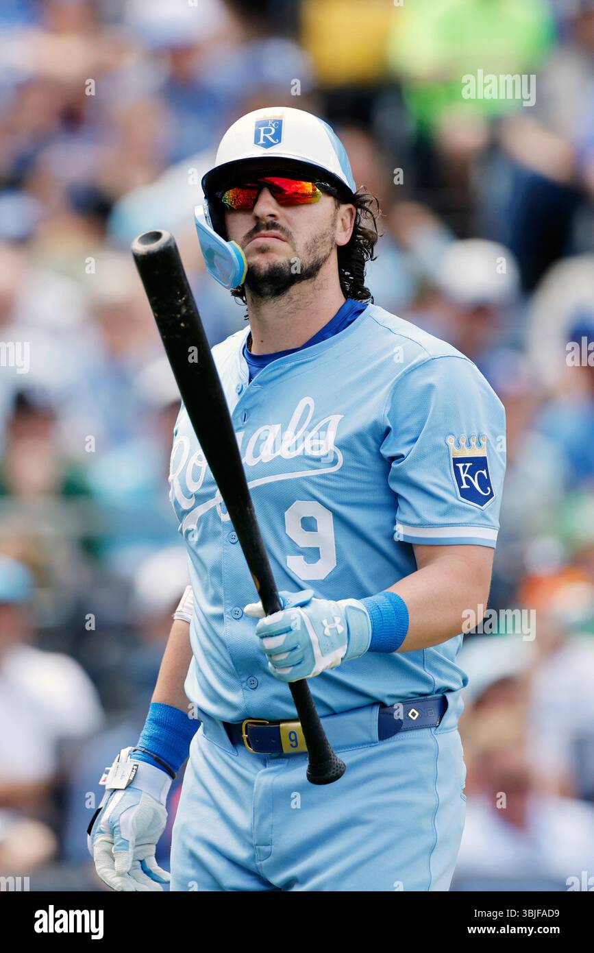 Kansas City Royals Vinnie Pasquantino heads to the dugout after ...