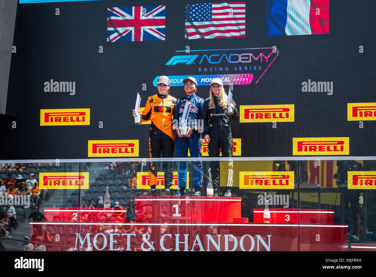 Podium picture 14 CHAMBERS Chloe (usa), Campos Racing, Tatuus F4-T421 ...