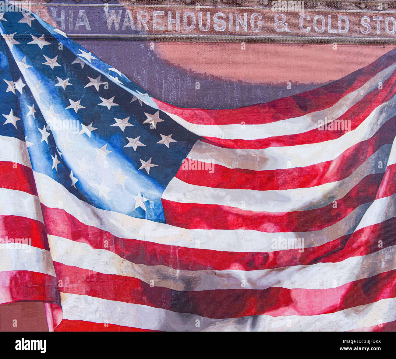 Large mural of American Flag on side of building in Philadelphia ...
