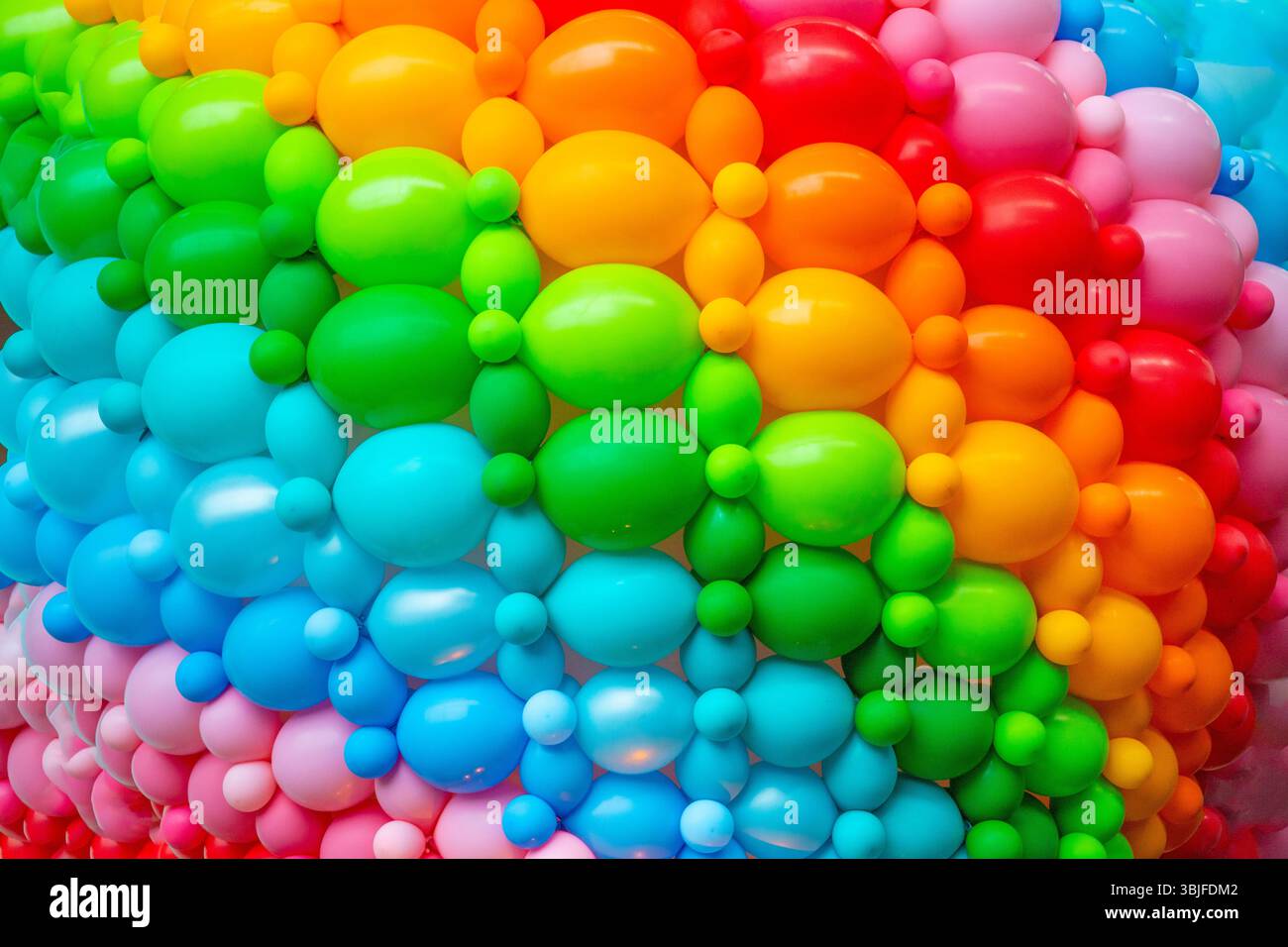Balloon sculpture hi-res stock photography and images - Alamy