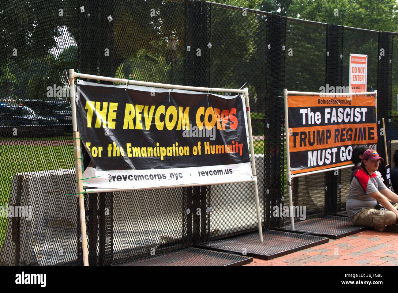 Banners lean hi-res stock photography and images - Alamy