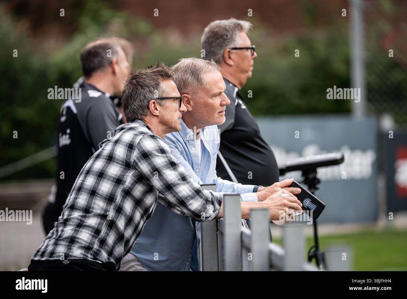 Man seen watching news hi-res stock photography and images - Alamy
