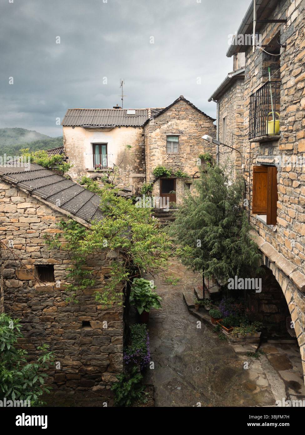 Traditional stone buildings nestled hi-res stock photography and images ...