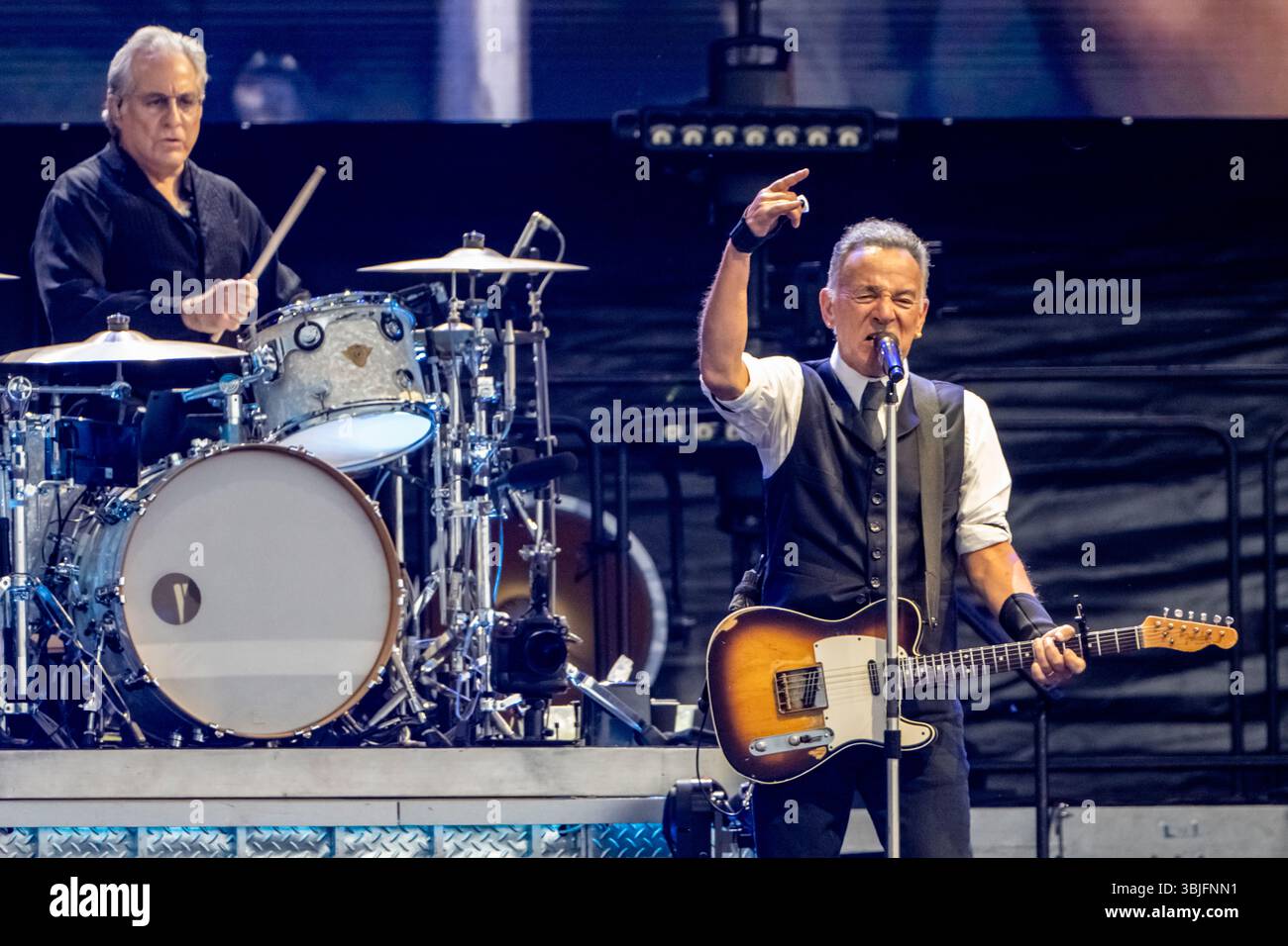 Prague, Czech Republic. 15th June, 2025. American singer and guitarist ...