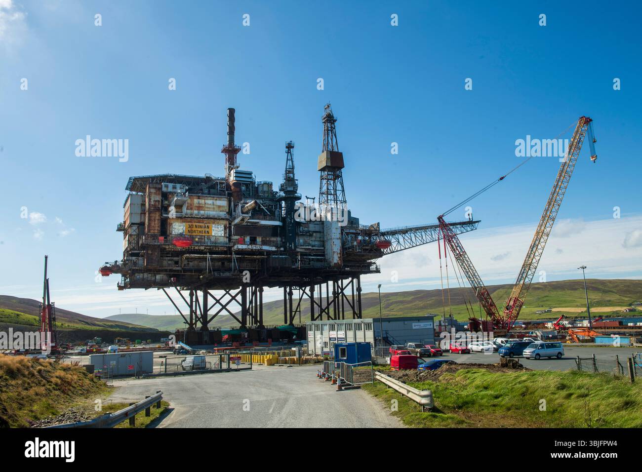 Ninian North platform topside arrives at Dales Voe Base, Shetland, for ...