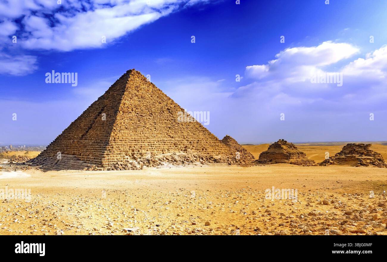 Ancient egyptian civilization ruins hi-res stock photography and images ...