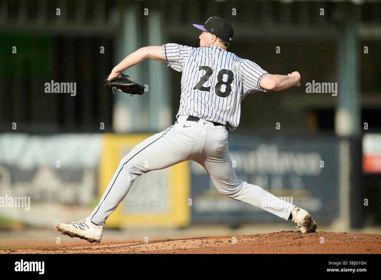 Winston-Salem Dash starting pitcher Jake Brockenstedt (28) delivers a ...