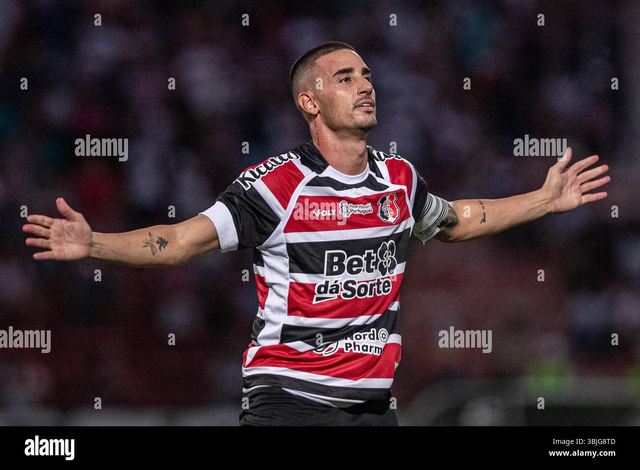 Recife, Brazil. 15th June, 2025. PE - RECIFE - 06/15/2025 - BRAZILIAN D 2025, SANTA CRUZ x SOUSA ...