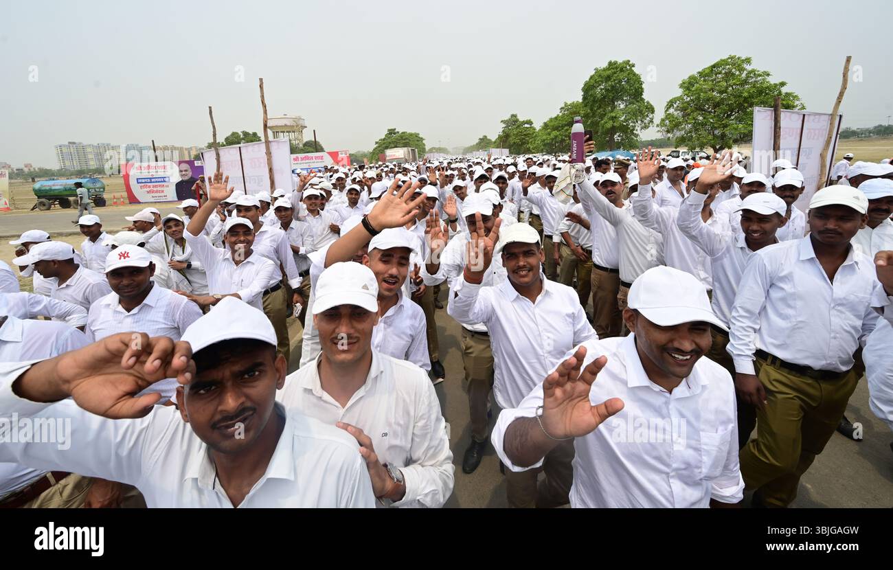 LUCKNOW, INDIA - JUNE 15: 60,244 newly recruited constables of the ...