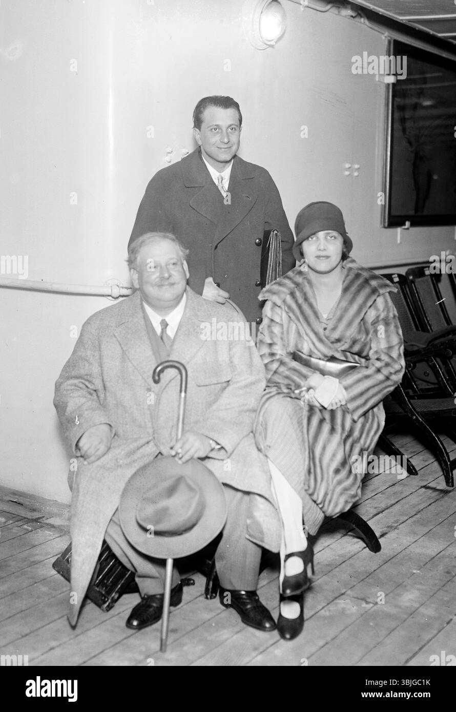 James-Henri de Rothschild (standing), Henri James de Rothschild (left ...