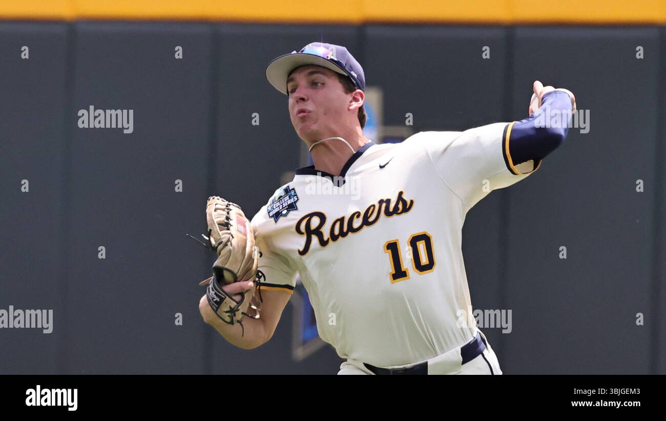 Murray State outfielder Dustin Mercer (10) during an NCAA College World ...