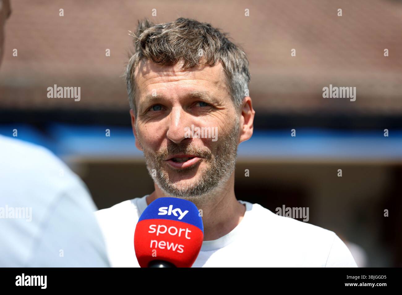 Benjamin lauth beim interview sky sport hi-res stock photography and ...