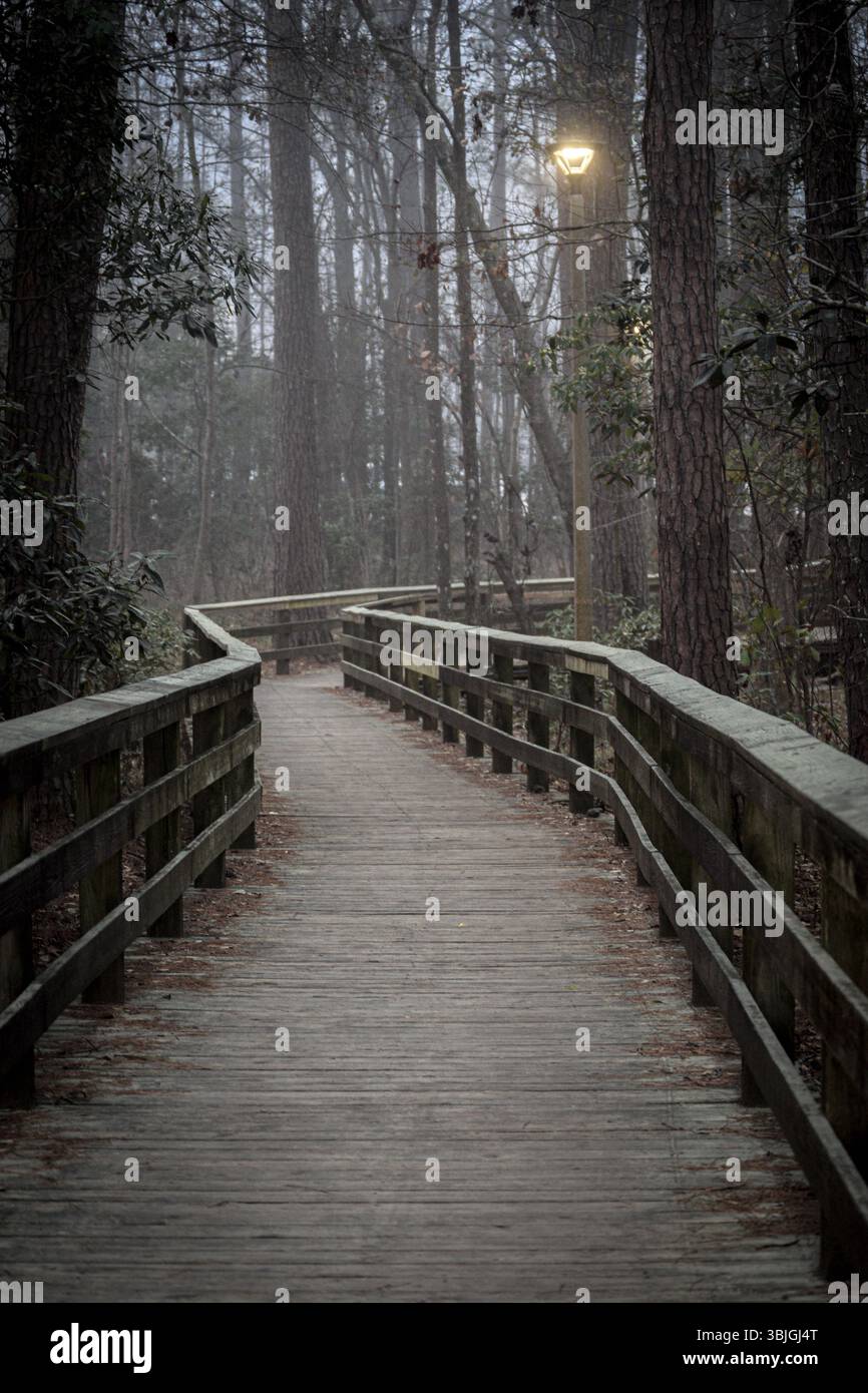 Dimly lit walkway hi-res stock photography and images - Alamy