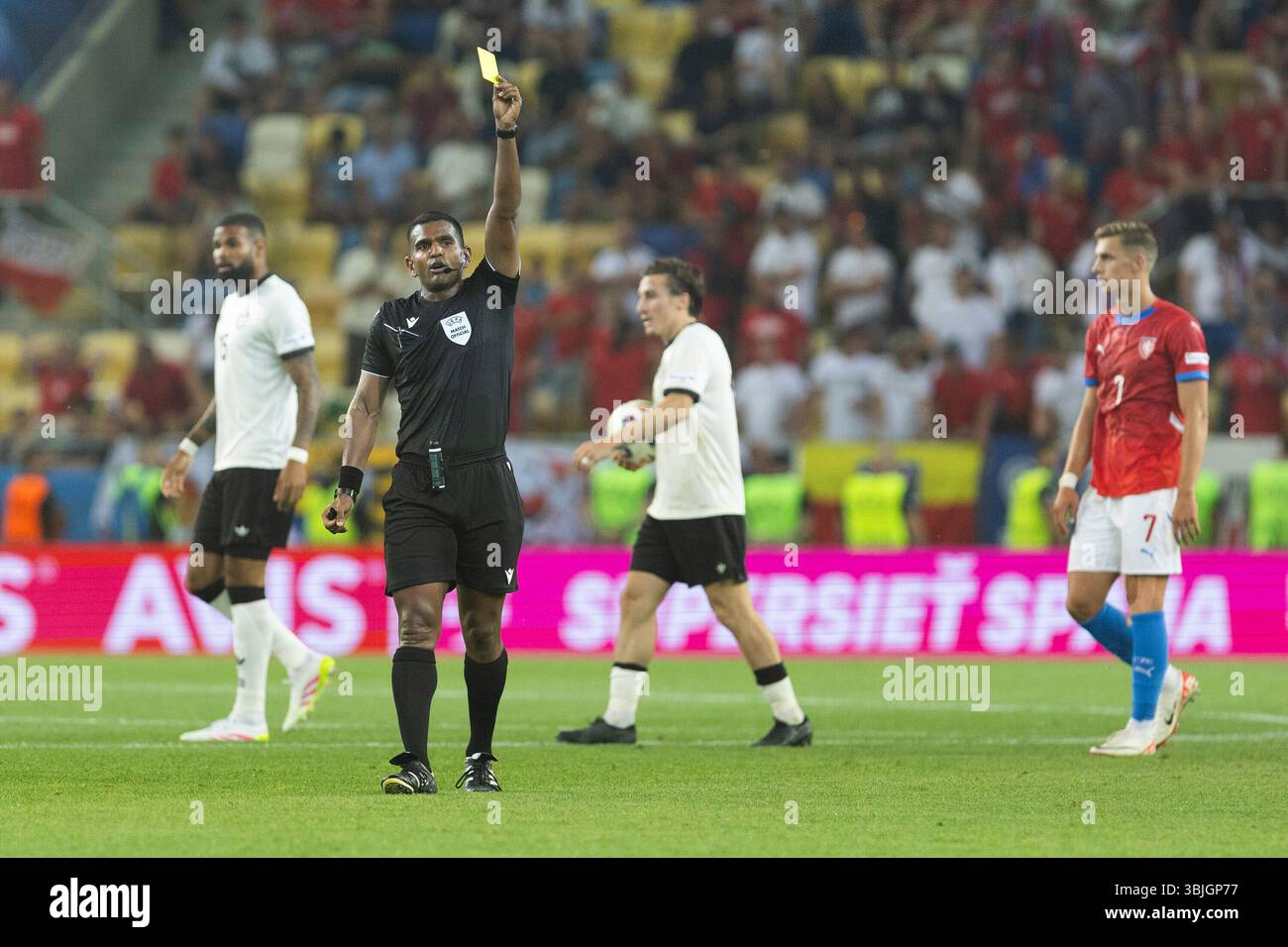 Schiedsrichter Alexis Adrian Herrera Hernandez (Venzuela) bei der UEFA ...