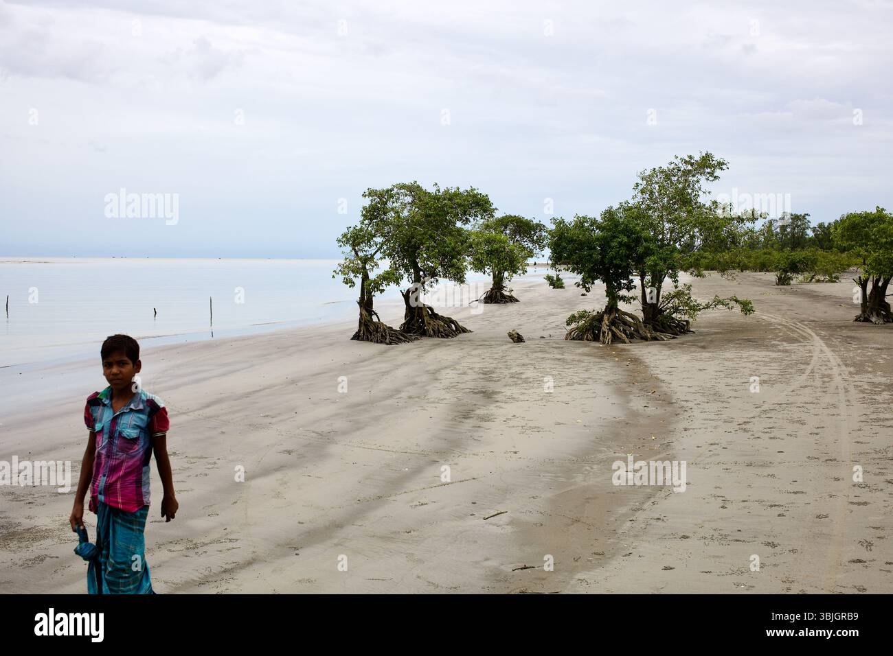Bangladesh coast hi-res stock photography and images - Alamy