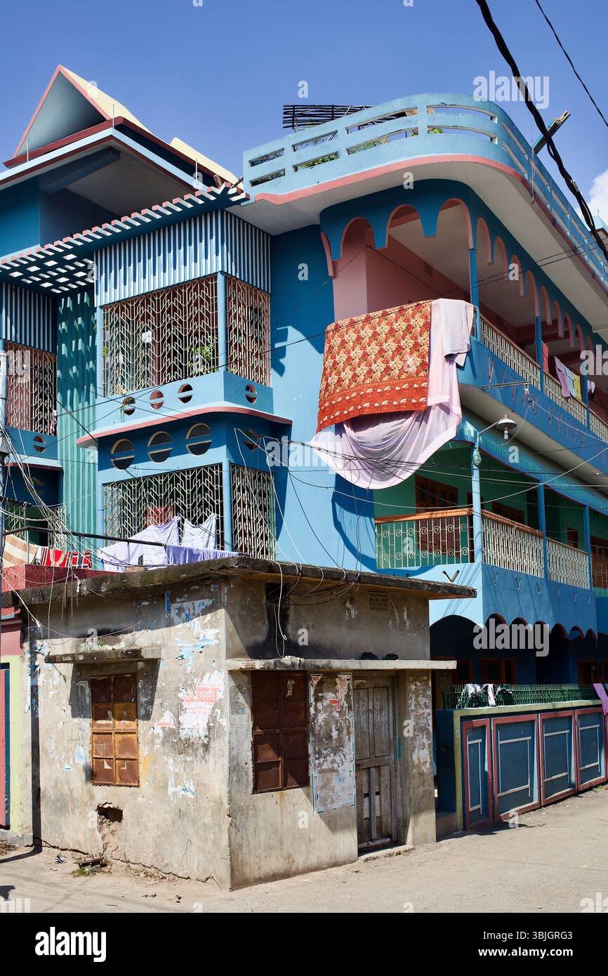 Two storey house with laundry hi-res stock photography and images - Alamy