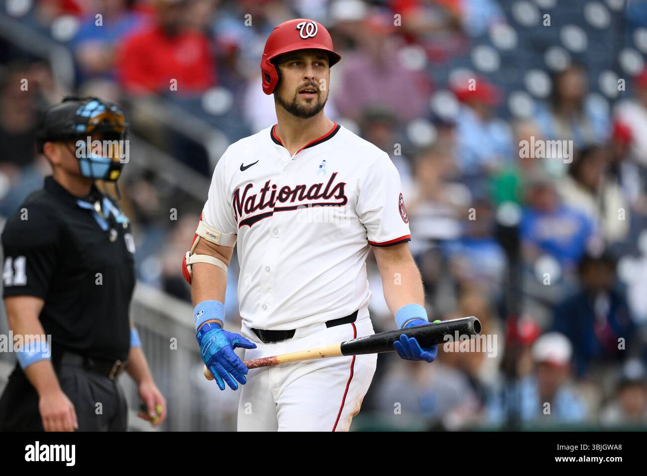 Washington Nationals' Nathaniel Lowe looks on during a baseball game ...