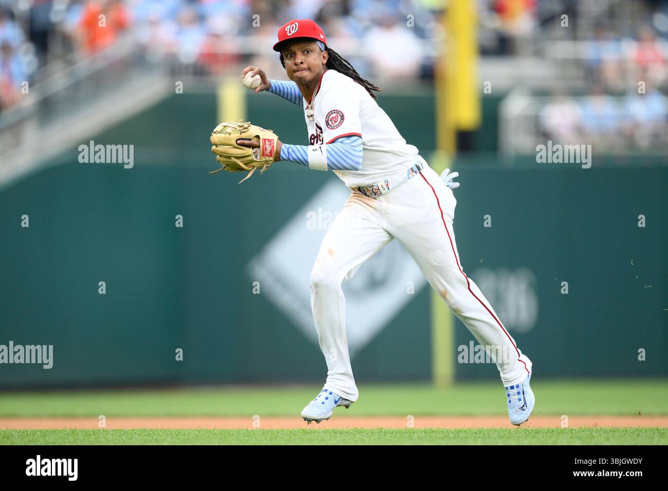 Washington Nationals shortstop CJ Abrams (5) in action during a ...