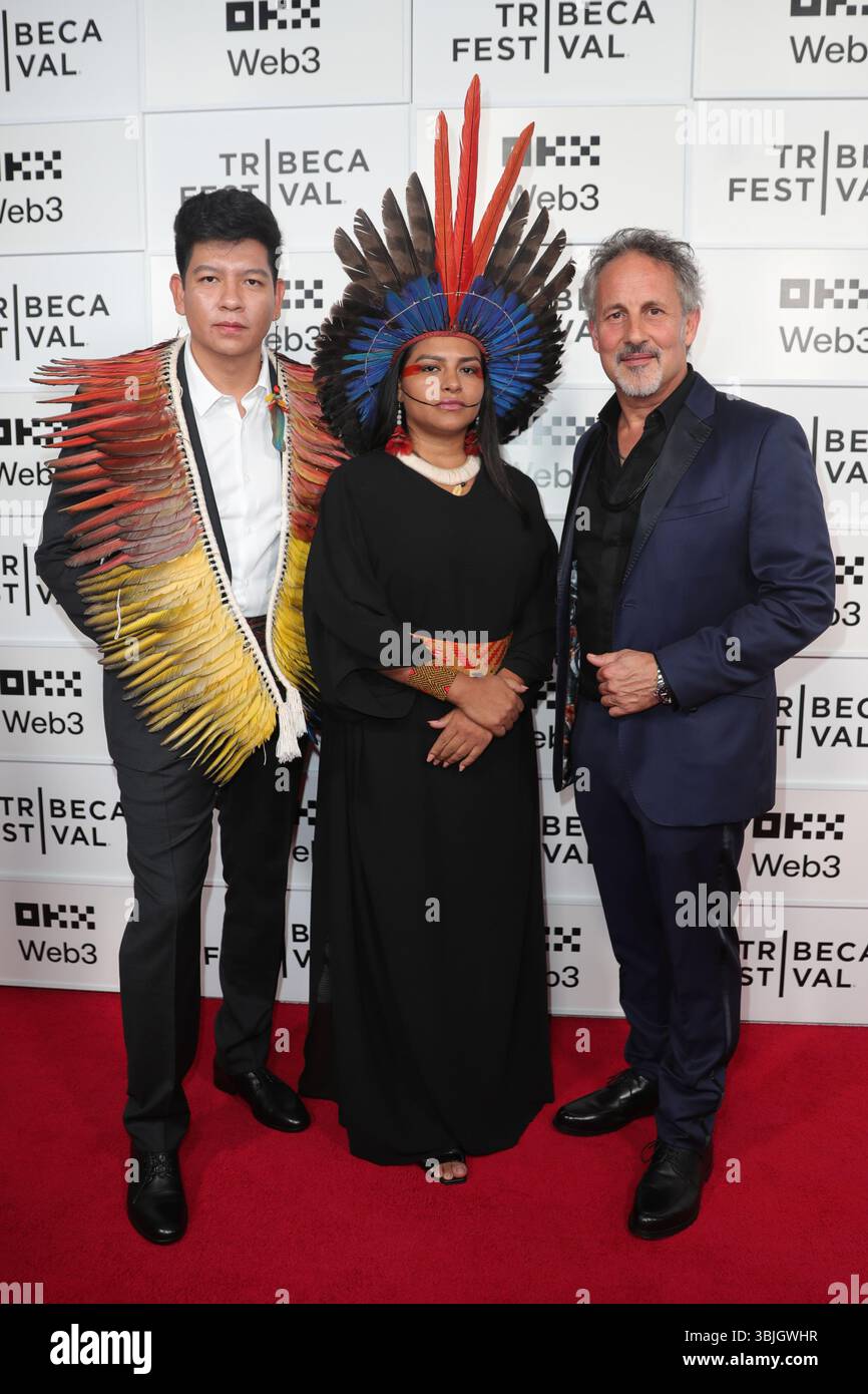NEW YORK, NEW YORK - JUNE 14: (L-R) Eric Terena, Juma Xipata and ...