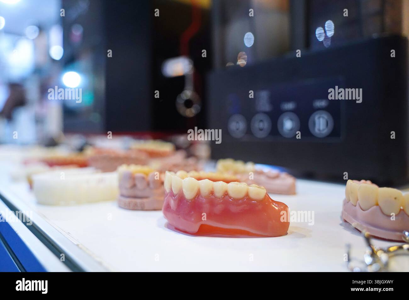 Mouth guard with teeth. Dental exhibition Stock Photo - Alamy