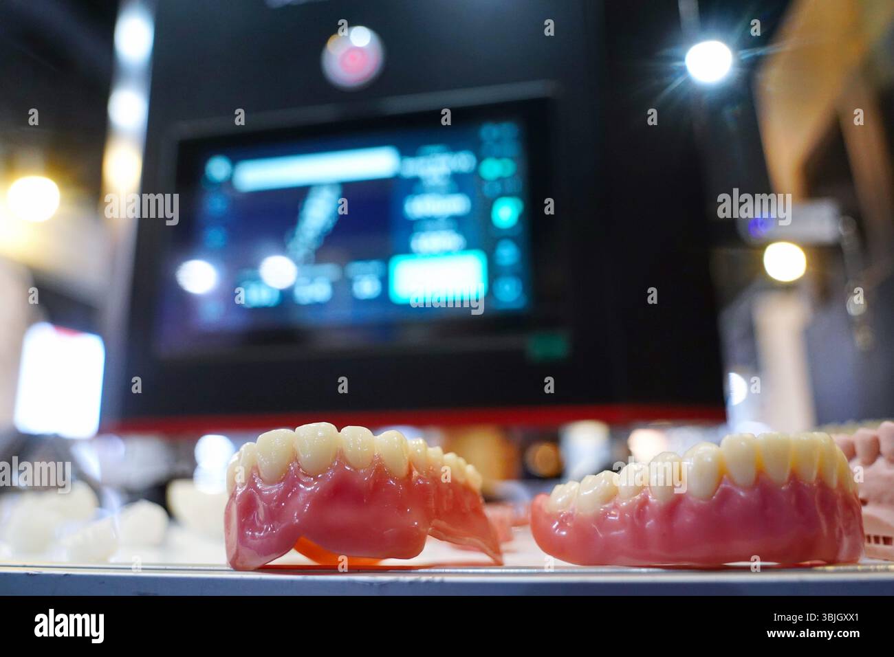 Mouth guard with teeth. Dental exhibition Stock Photo - Alamy