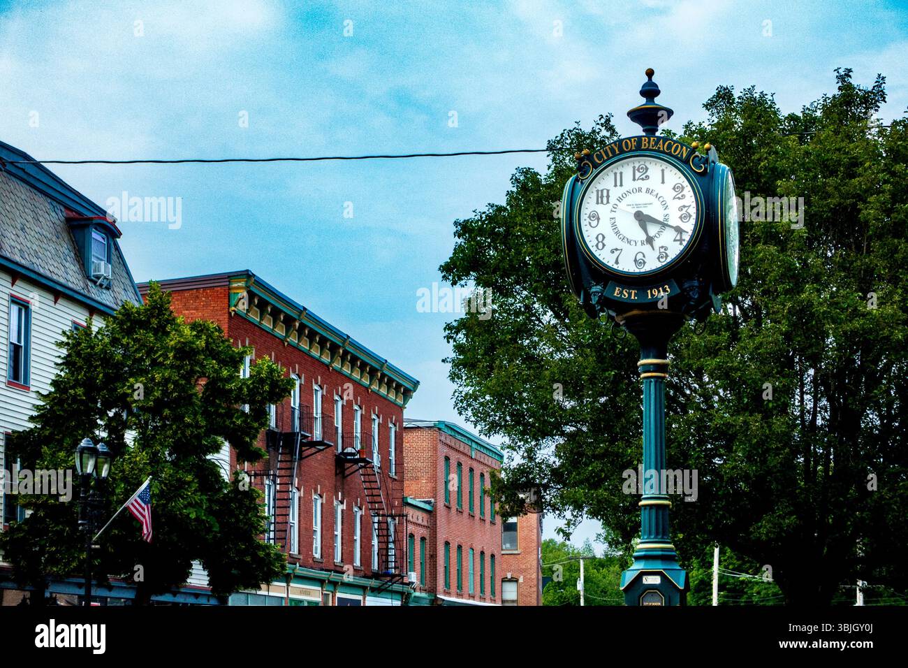 Elegant vintage street clock stands hi-res stock photography and images ...