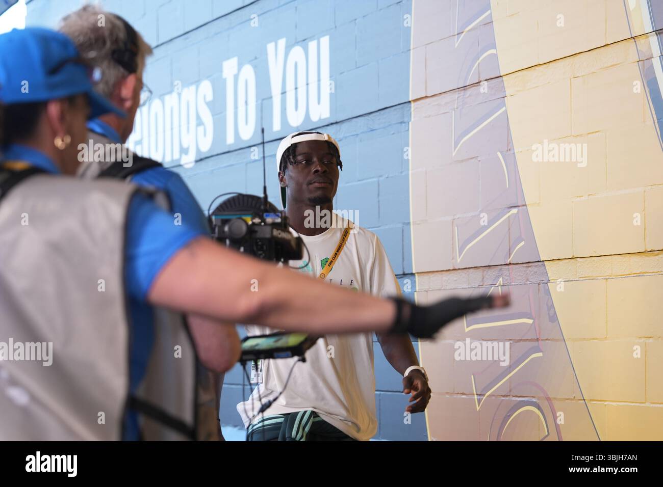 Seattle Sounders FC forward Georgi Minoungou (93) arrives at the ...