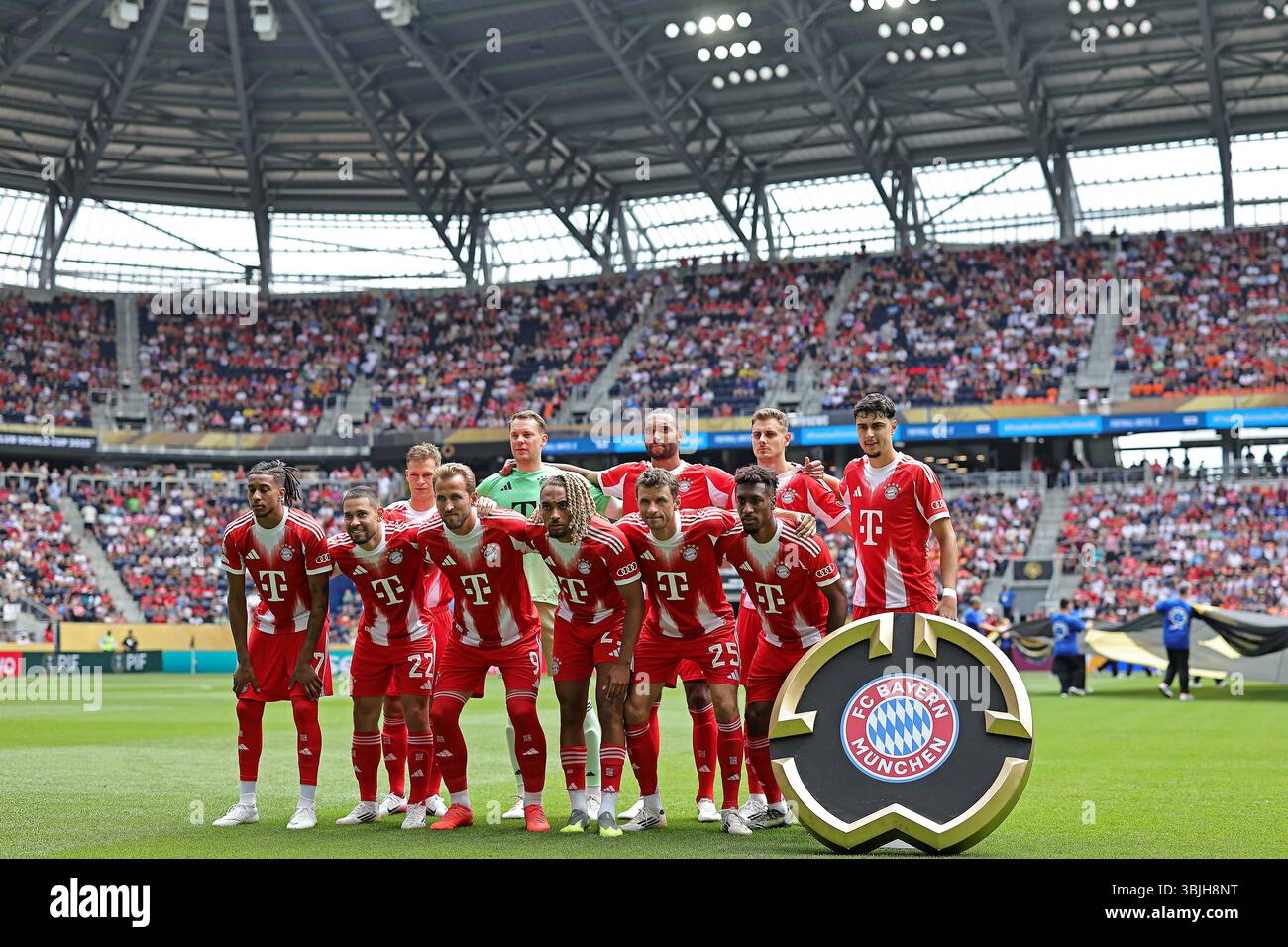 Cincinnati, United States. 15th June, 2025. (L-R) FC Bayern Munich ...