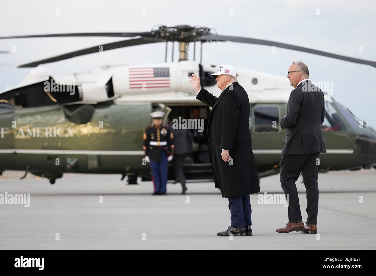 President Donald Trump arrives on Air Force One at Calgary ...