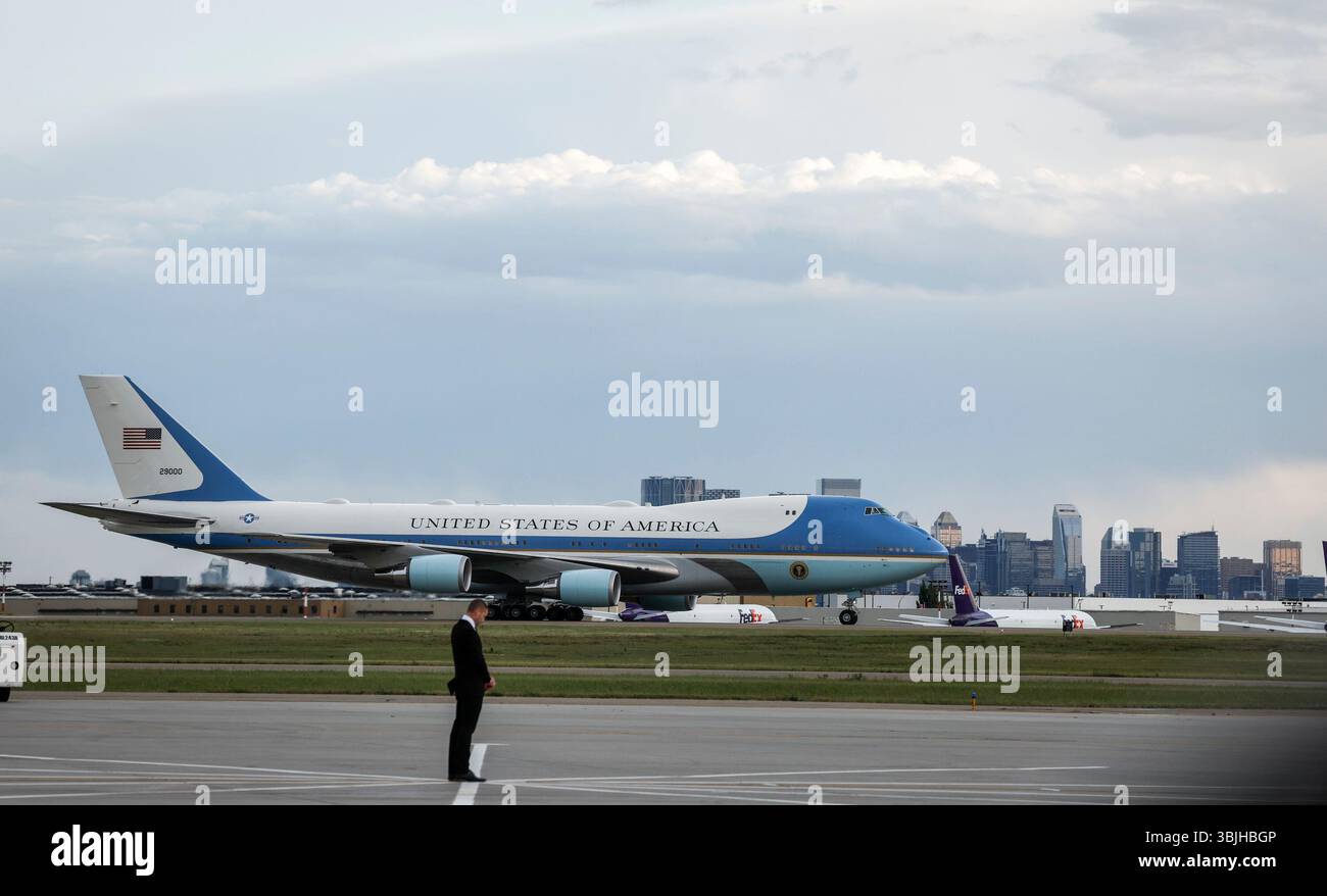 Air Force One, carrying President Donald Trump, arrives in Calgary ...