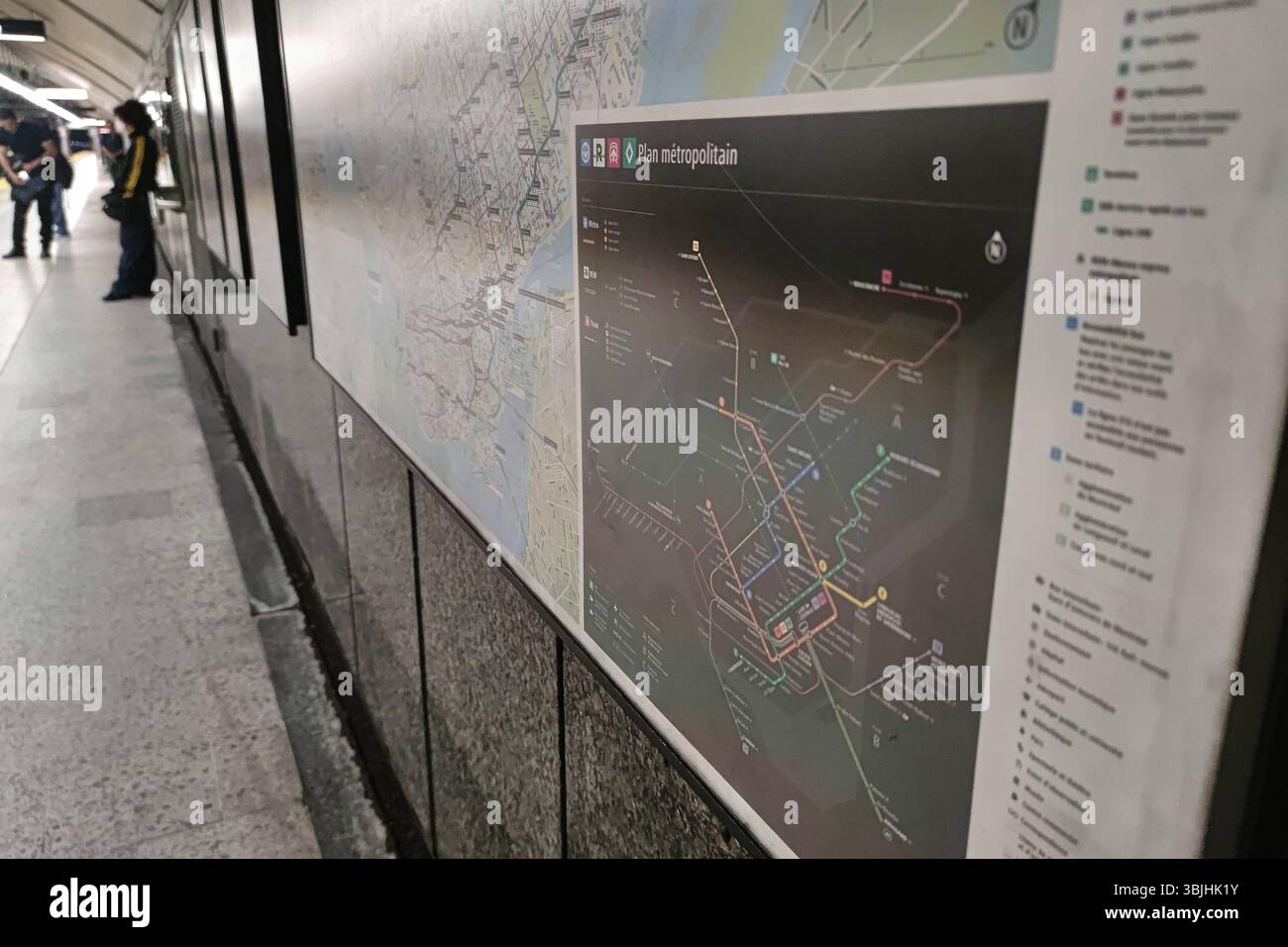 U bahn station karte hi-res stock photography and images - Alamy