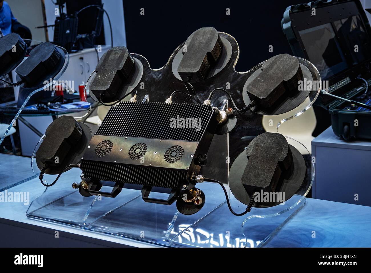 Multifrequency Phased Array Antenna System for Counter-Drone and ...