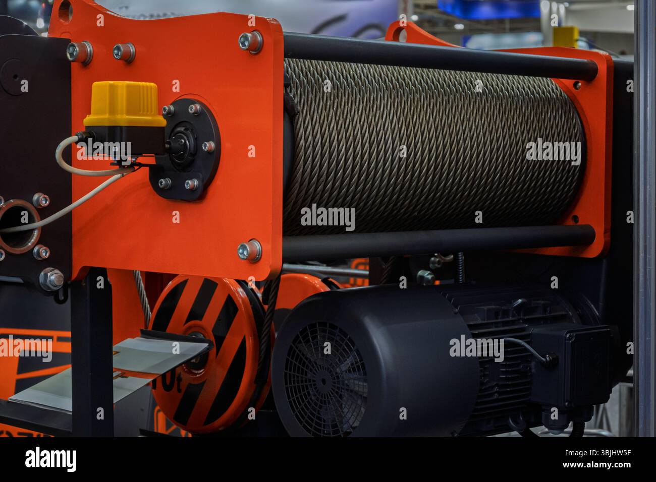 Industrial Rope Winch Heavy Duty Machinery for Lifting and Pulling ...