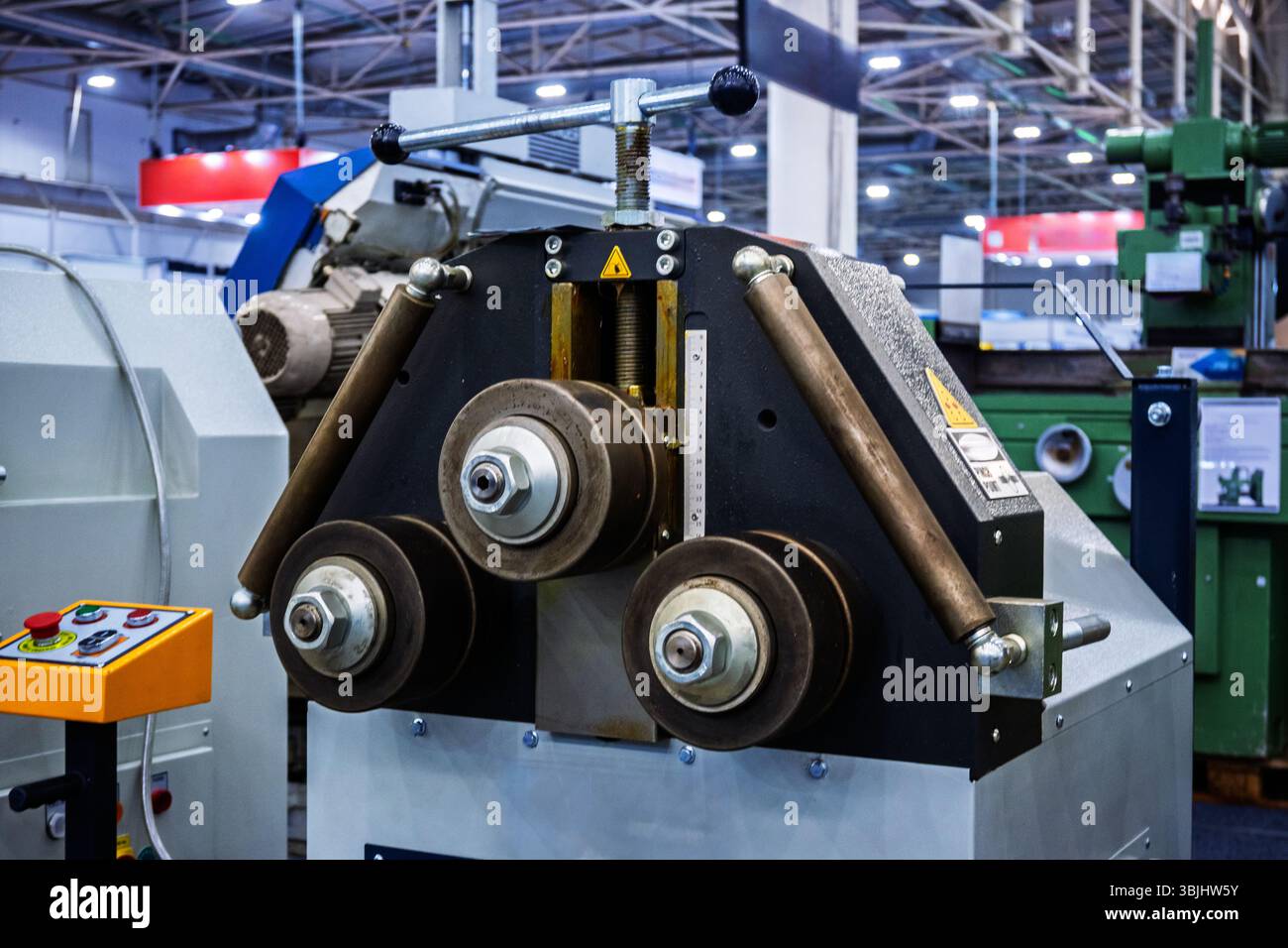 Automated Metal Bending Machine for Industrial Fabrication with ...