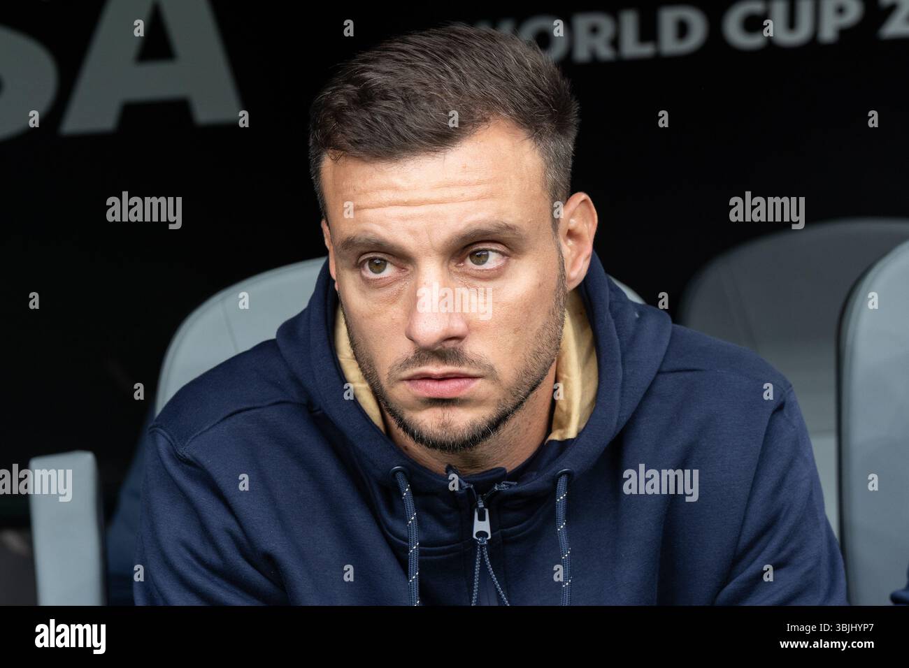 East Rutherford, NJ, June 15, 2025: Manager of FC Porto Anselmi Martin ...