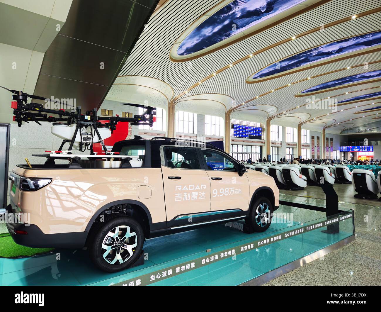 Electric passenger pickup truck hi-res stock photography and images - Alamy