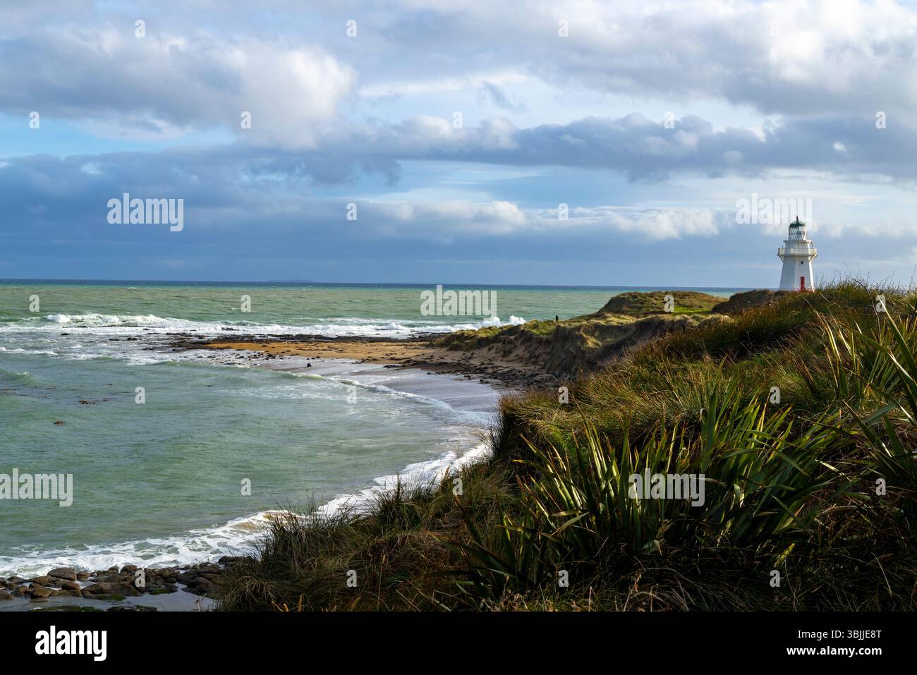 Waipapa Point Lighthouse, Catlins, South coast of New Zealand built in ...