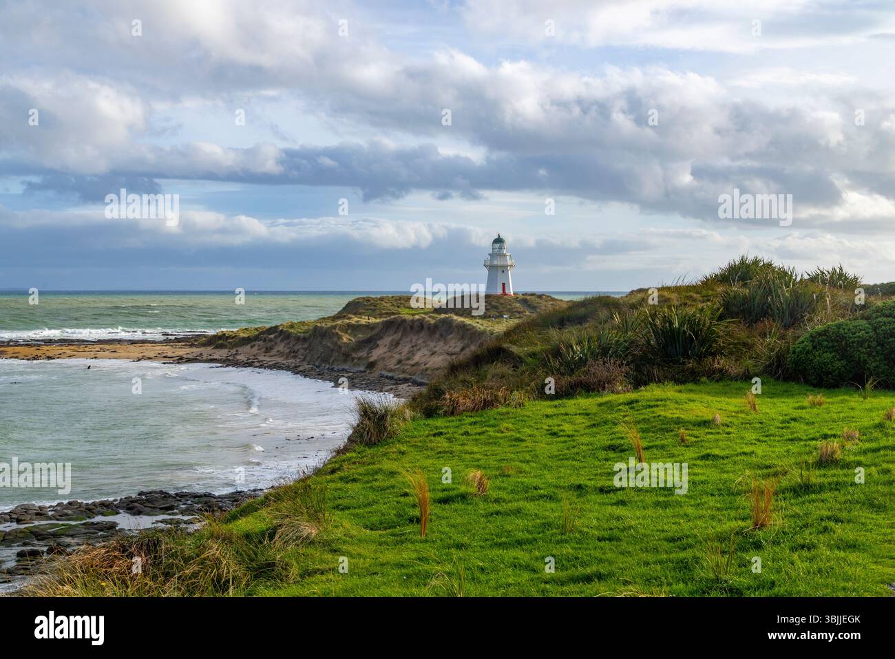 Waipapa Point Lighthouse, Catlins, South coast of New Zealand built in ...