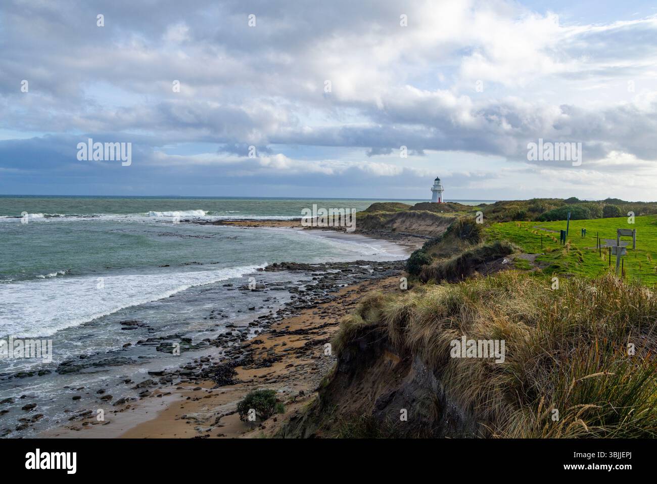 Waipapa Point Lighthouse, Catlins, South coast of New Zealand built in ...