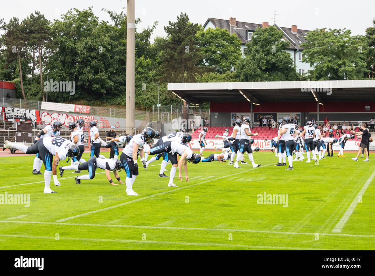Warmup Panthers Wroclaw ELF Week 5, Cologne Centurions vs Panthers ...