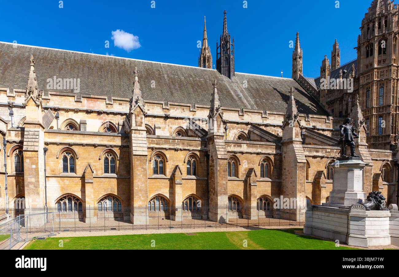Cromwell green houses of parliament hi-res stock photography and images ...